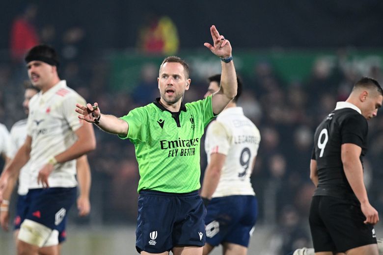 Tournée d'automne - Qui est Angus Gardner, l'arbitre du choc entre la ...